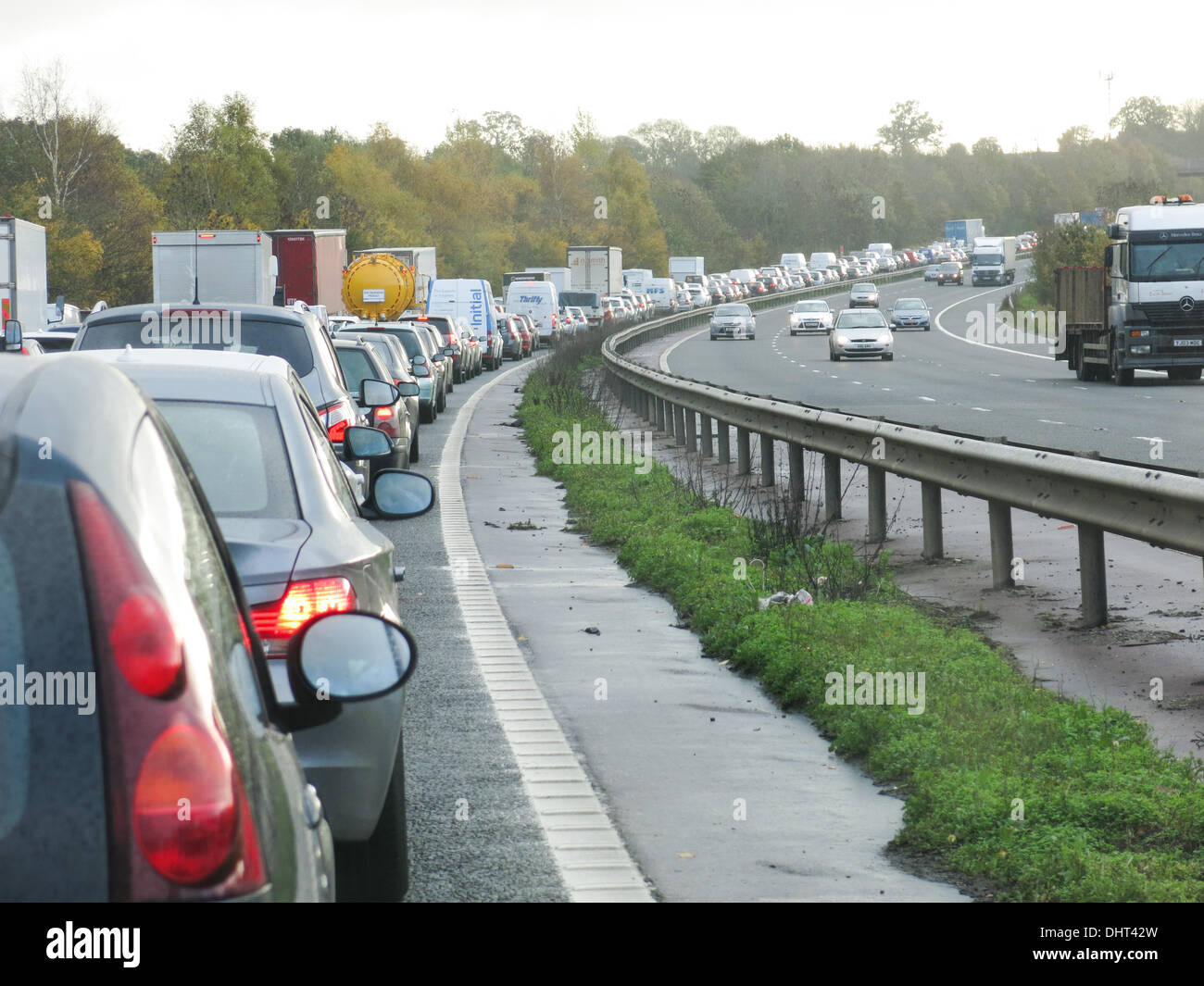 Stationary traffic on a motorway Stock Photo - Alamy