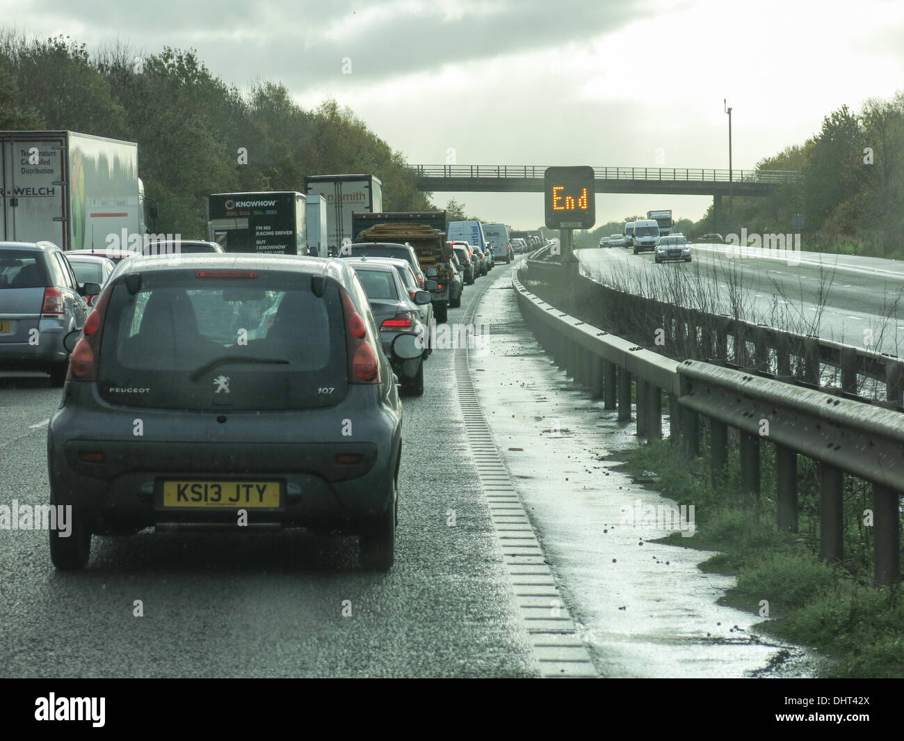 Stationary traffic on a motorway Stock Photo - Alamy