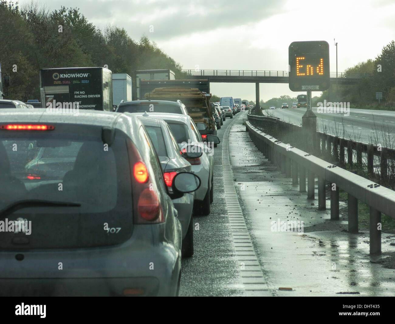 Stationary traffic on a motorway Stock Photo - Alamy