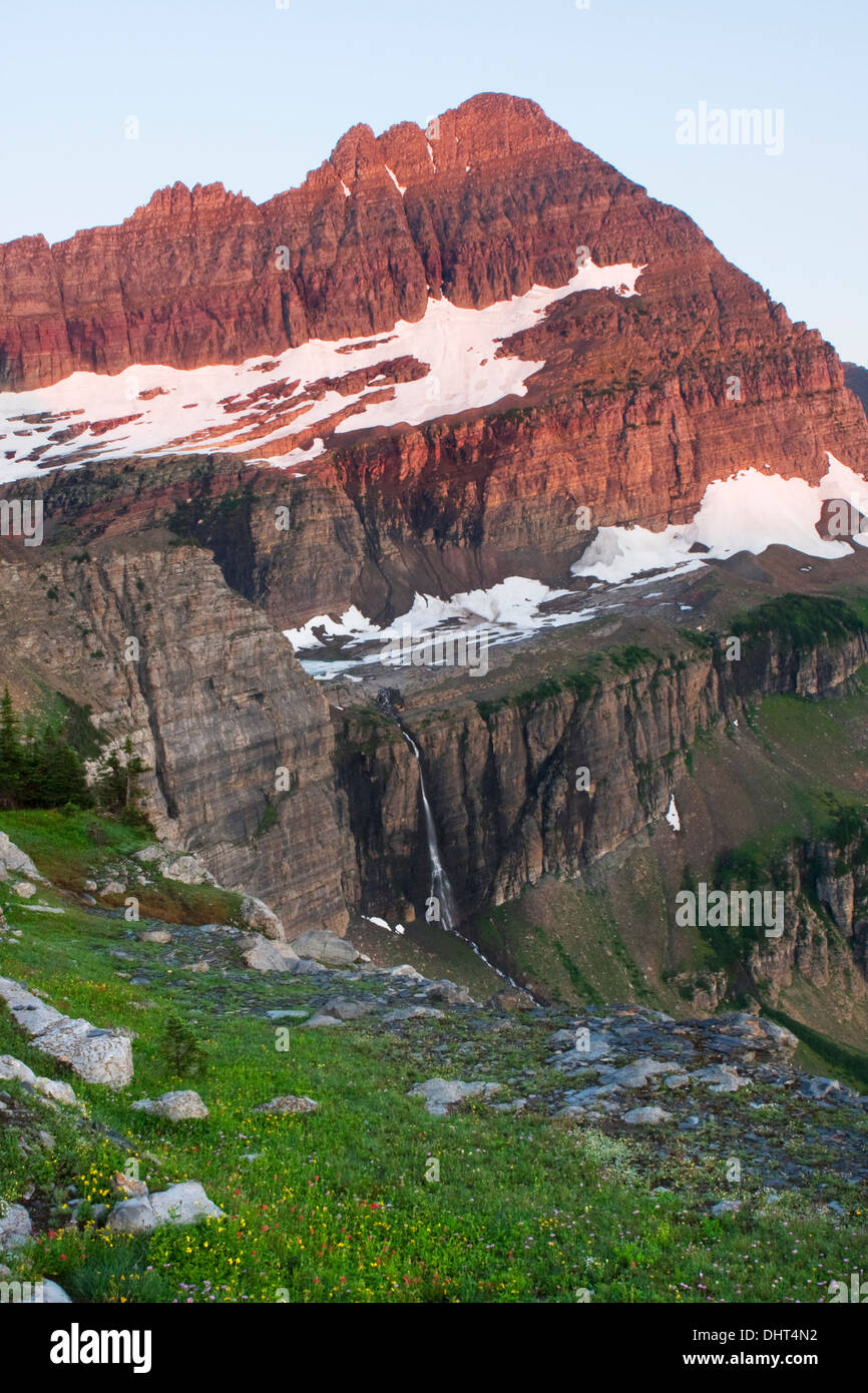 Sue lake cathedral peak hi-res stock photography and images - Alamy