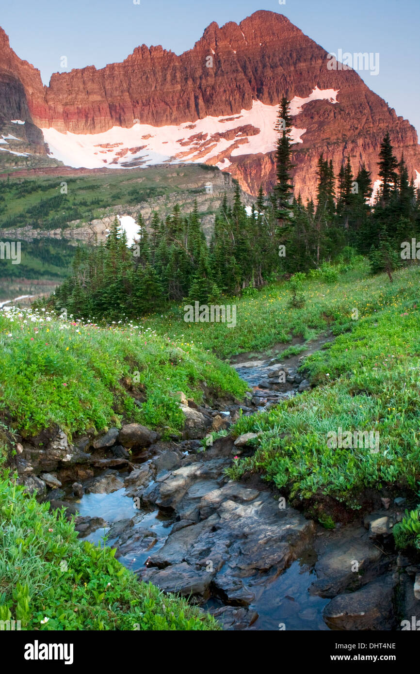 Sue lake cathedral peak hi-res stock photography and images - Alamy