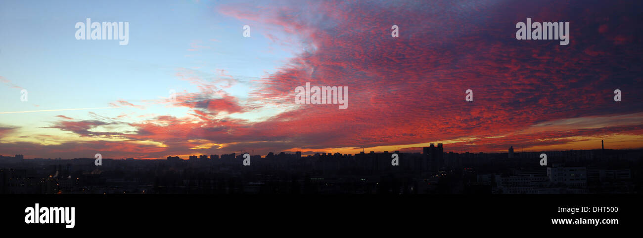 Crimson night sky hi-res stock photography and images - Alamy