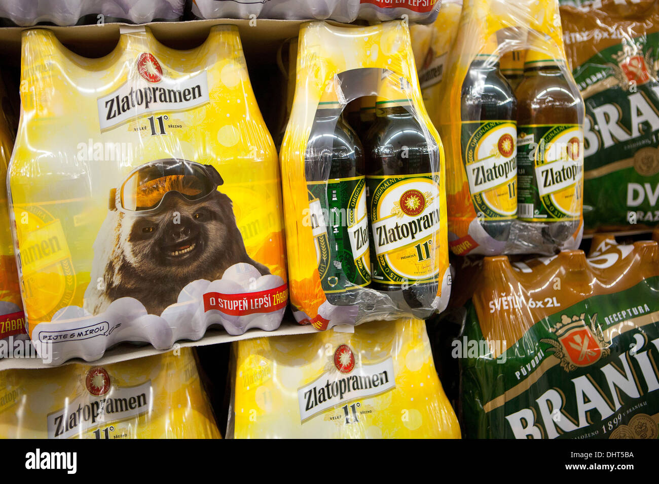 Bottles of beer hi-res stock photography and images - Alamy