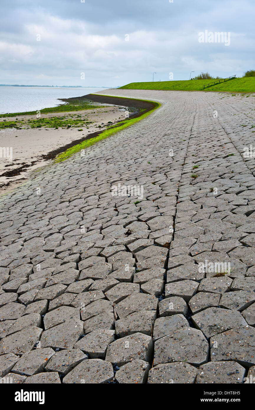 Tide embankment hi-res stock photography and images - Alamy