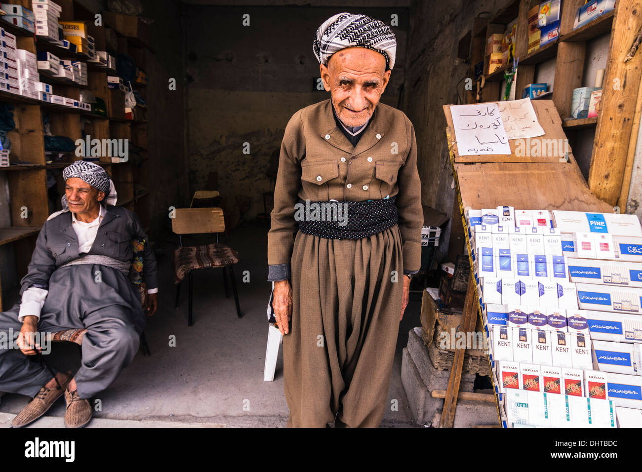 Kurdish men hi-res stock photography and images - Alamy