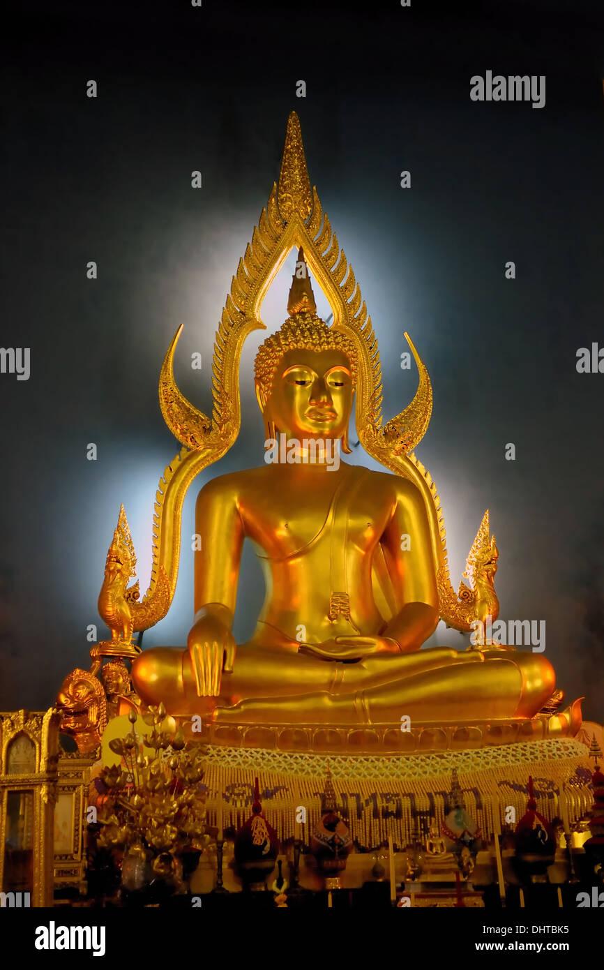 Beautiful and peaceful golden buddha with backlight Stock Photo - Alamy