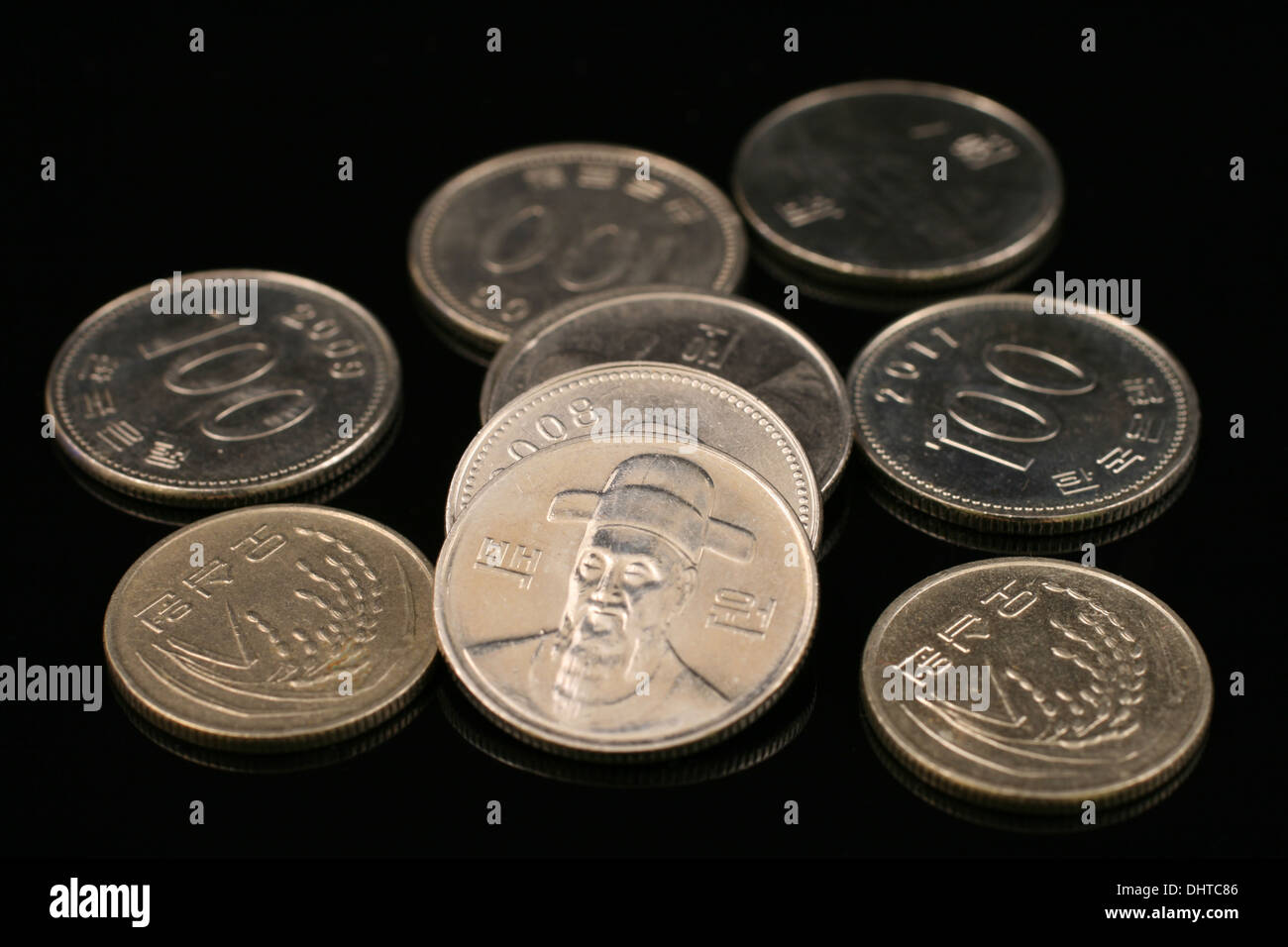 Korean won coin hi-res stock photography and images - Alamy