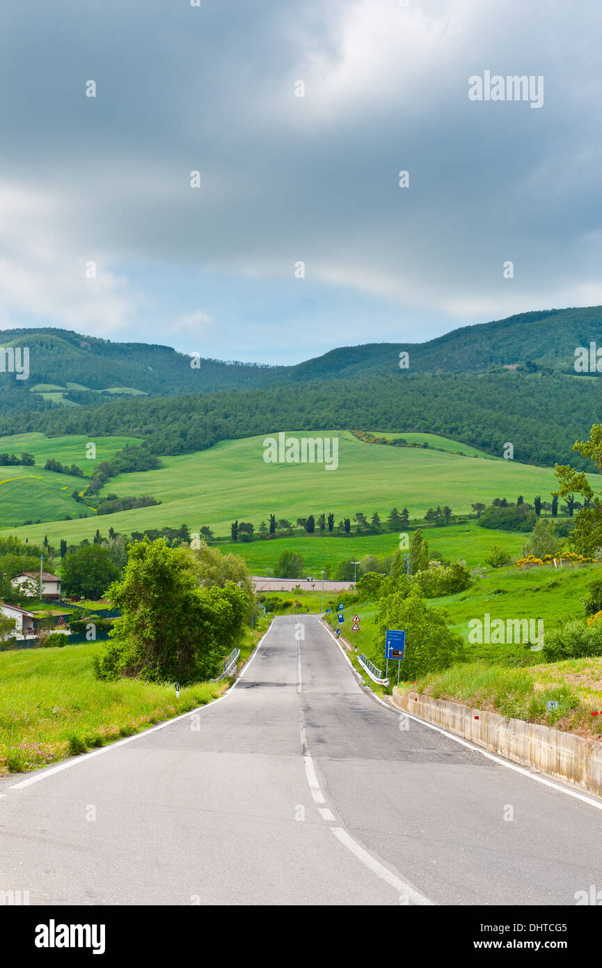 Green meadows hi-res stock photography and images - Alamy