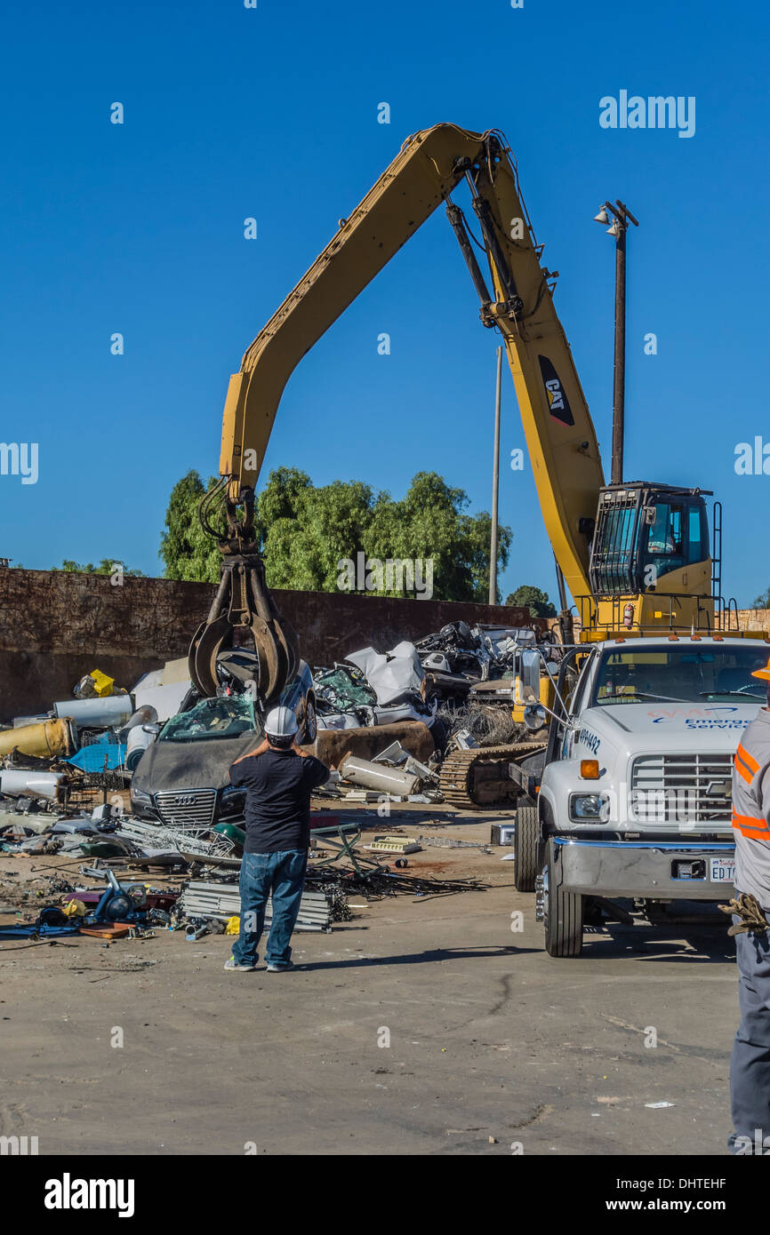 Tow truck yard america hi-res stock photography and images - Alamy