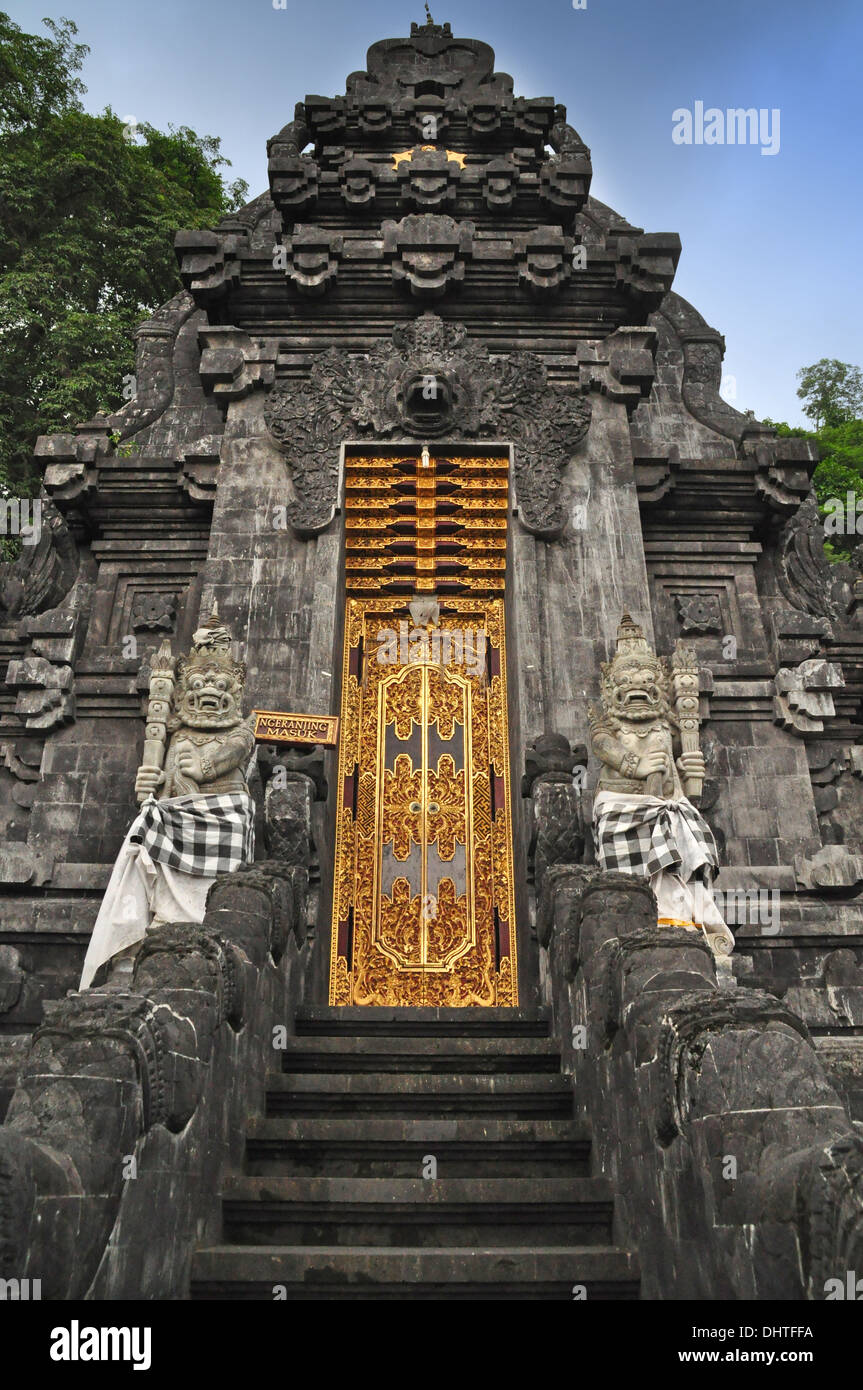 Very old temple hi-res stock photography and images - Alamy