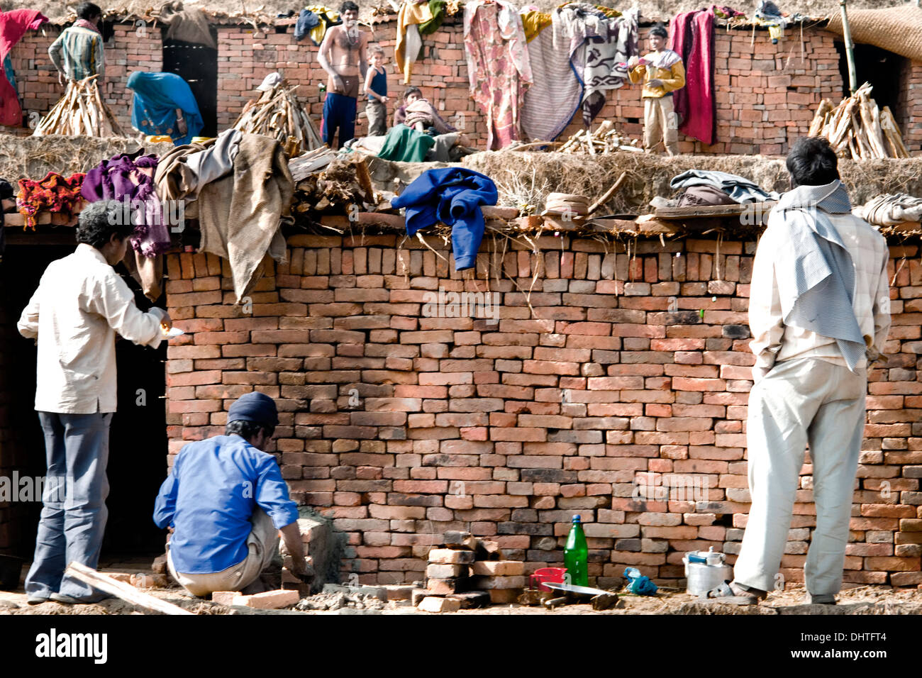 Slum house india hi-res stock photography and images - Alamy