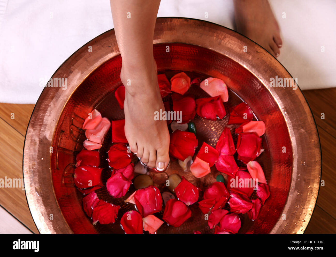 Foot basin hi-res stock photography and images - Alamy