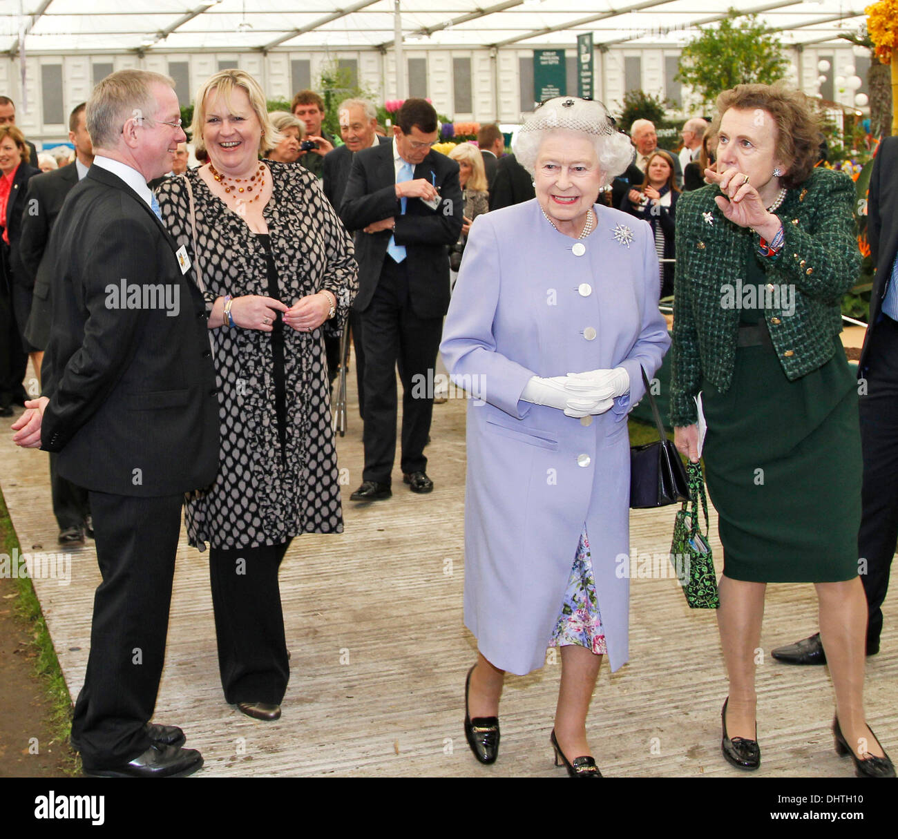 Queen Elizabeth II visits The RHS Chelsea Flower Show 2012 at Royal ...