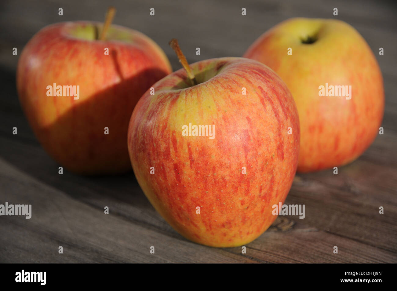 Pinova apple hi-res stock photography and images - Alamy