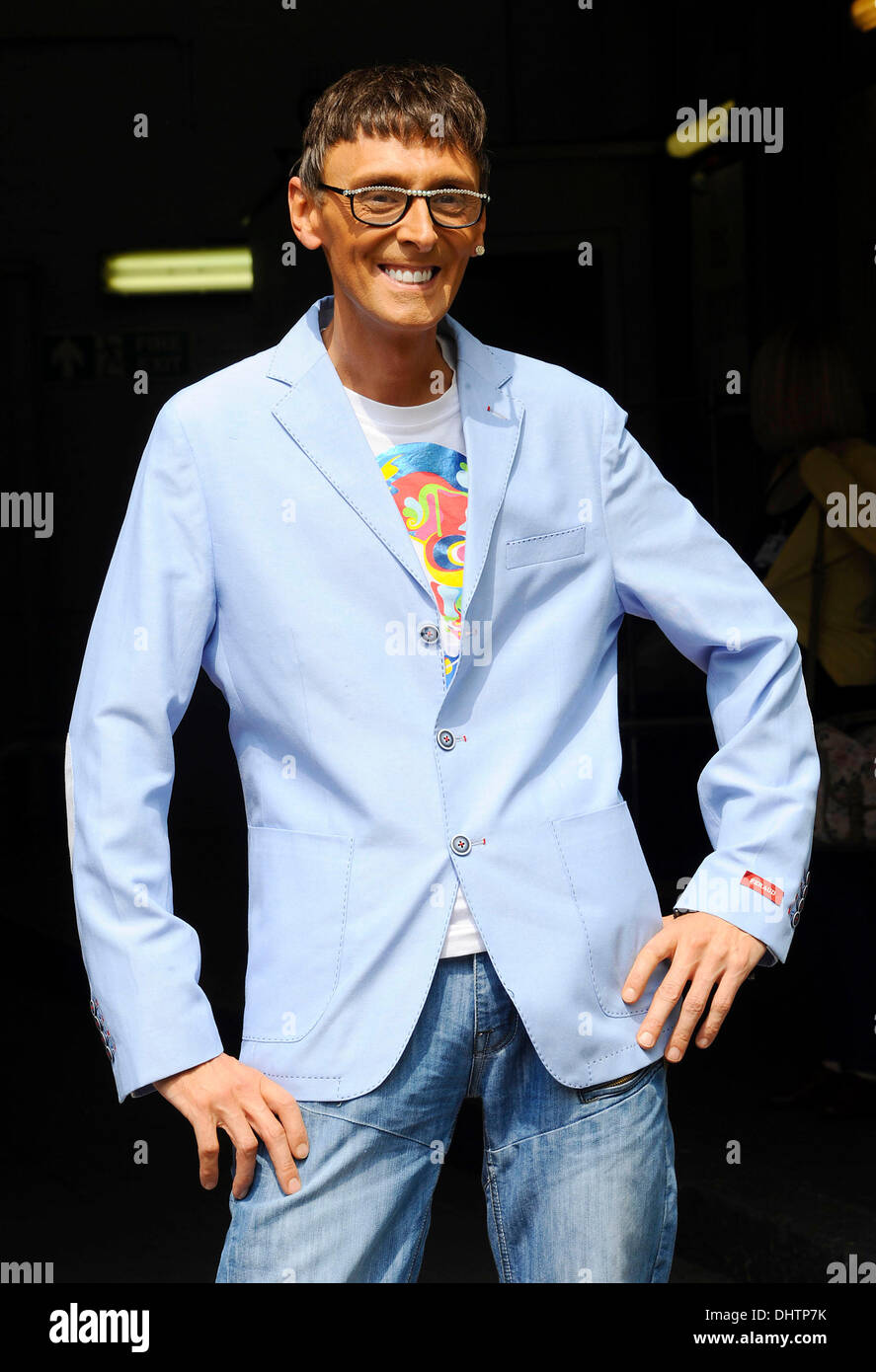 Johnny robinson outside the itv studios london hi-res stock photography ...
