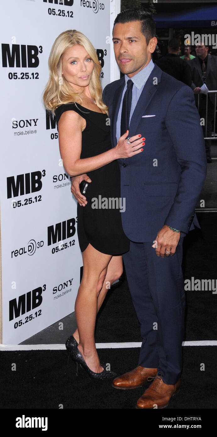 Kelly Ripa and Mark Consuelos 'Men in Black III' New York Premiere ...
