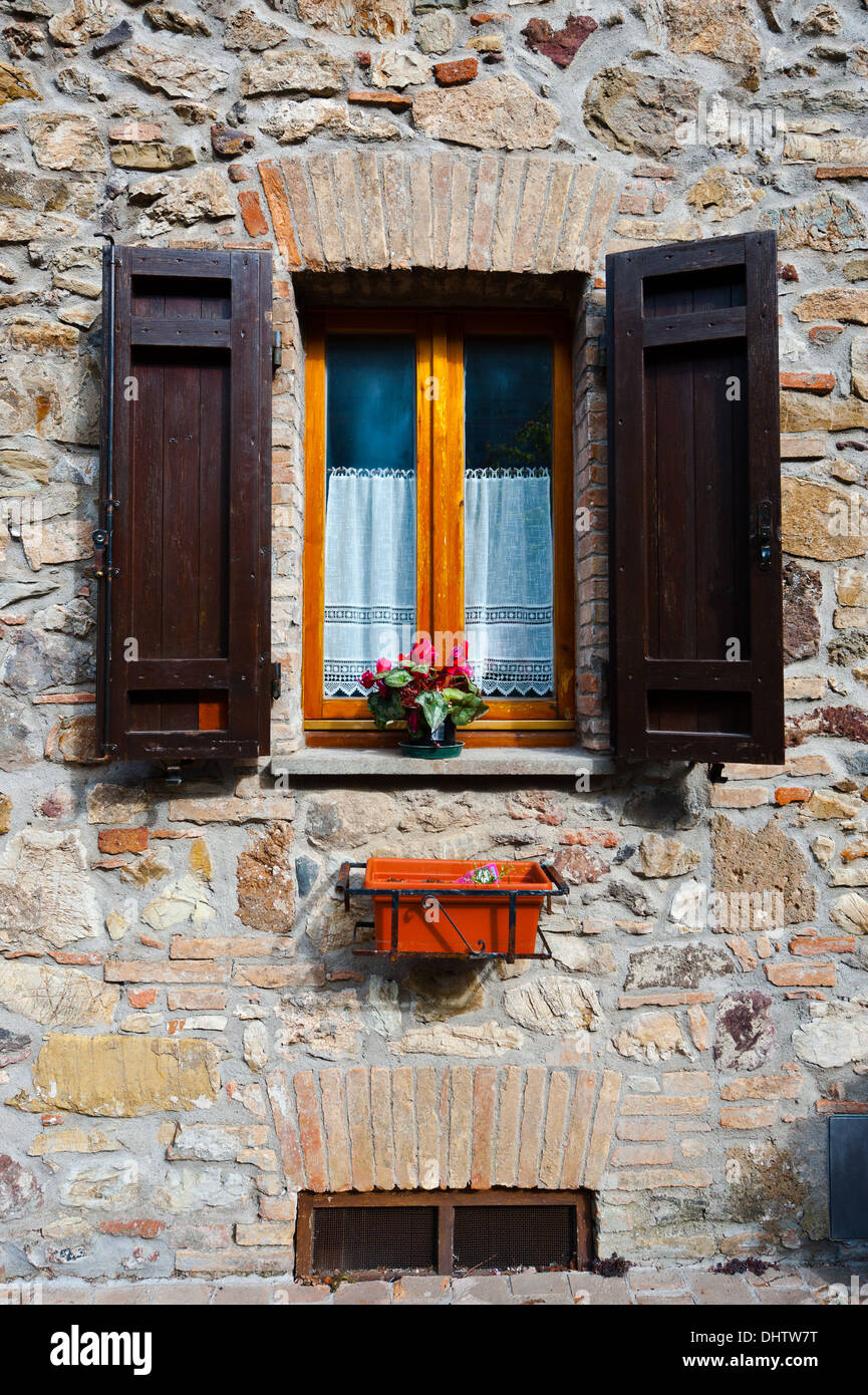 Open shutters hi-res stock photography and images - Alamy