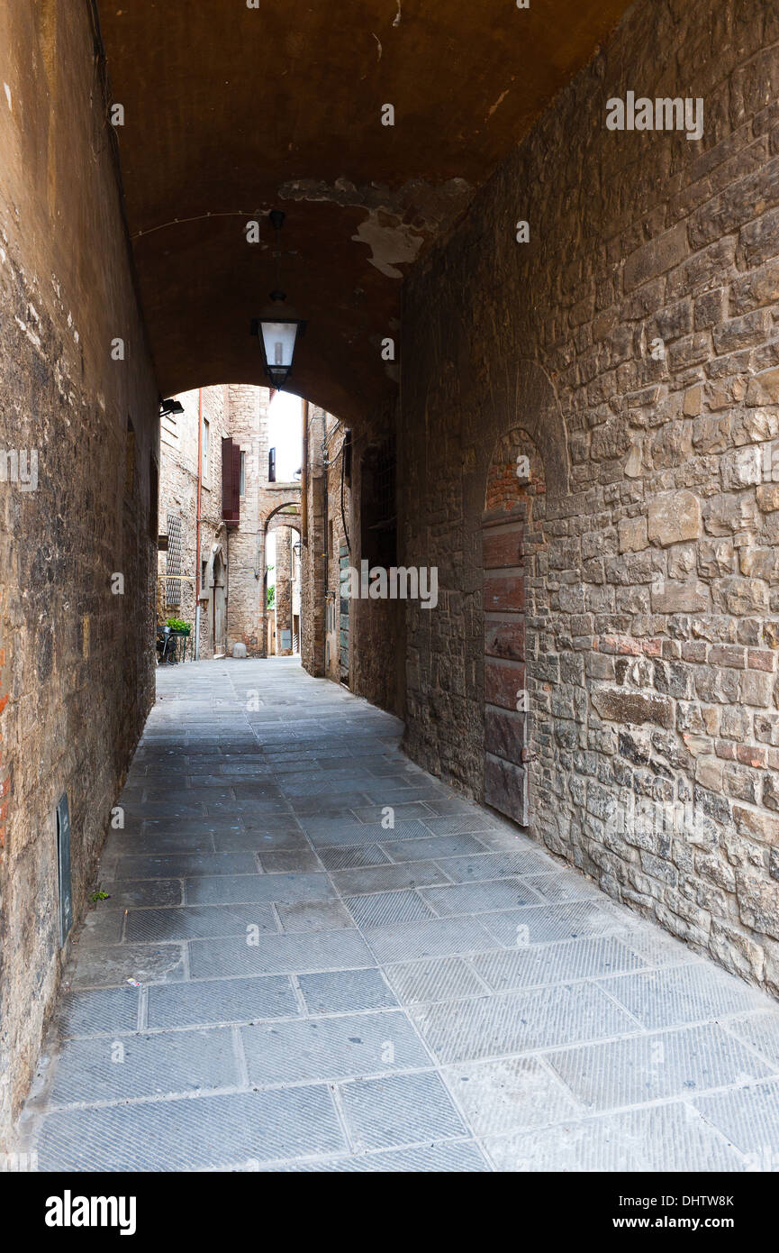 Aged stone archway hi-res stock photography and images - Alamy
