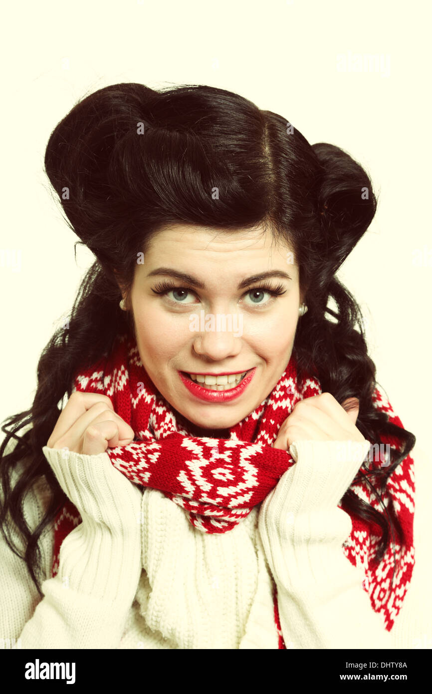 winter fashion portrait brunette woman retro hairstyle in warm clothing ...