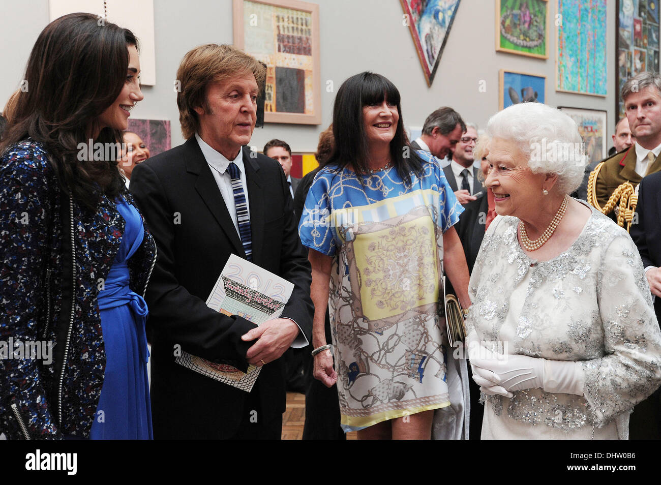 Queen Elizabeth II meets Sandie Shaw, Paul McCartney and his wife Nancy ...