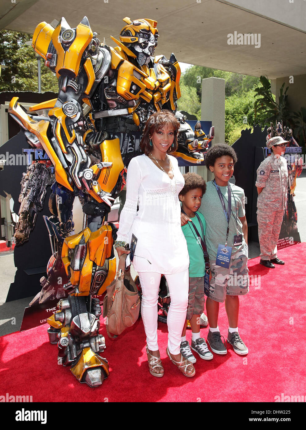 Holly Robinson Peete and children World Premiere Of Universal Studios ...