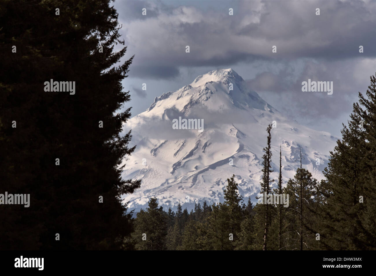 Mount Hood Oregon snow cap scenic mountain Stock Photo - Alamy