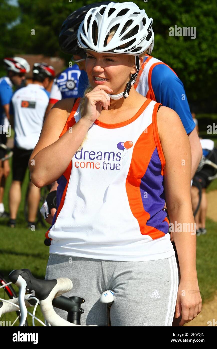 Kerry Katona Dreams Come True Ambassador Kerry Katona starts the Dream ...