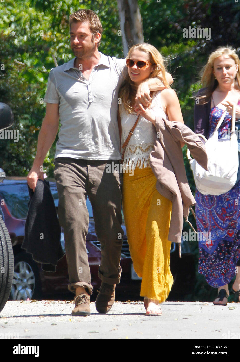 Scott speedman and teresa palmer hi-res stock photography and images ...