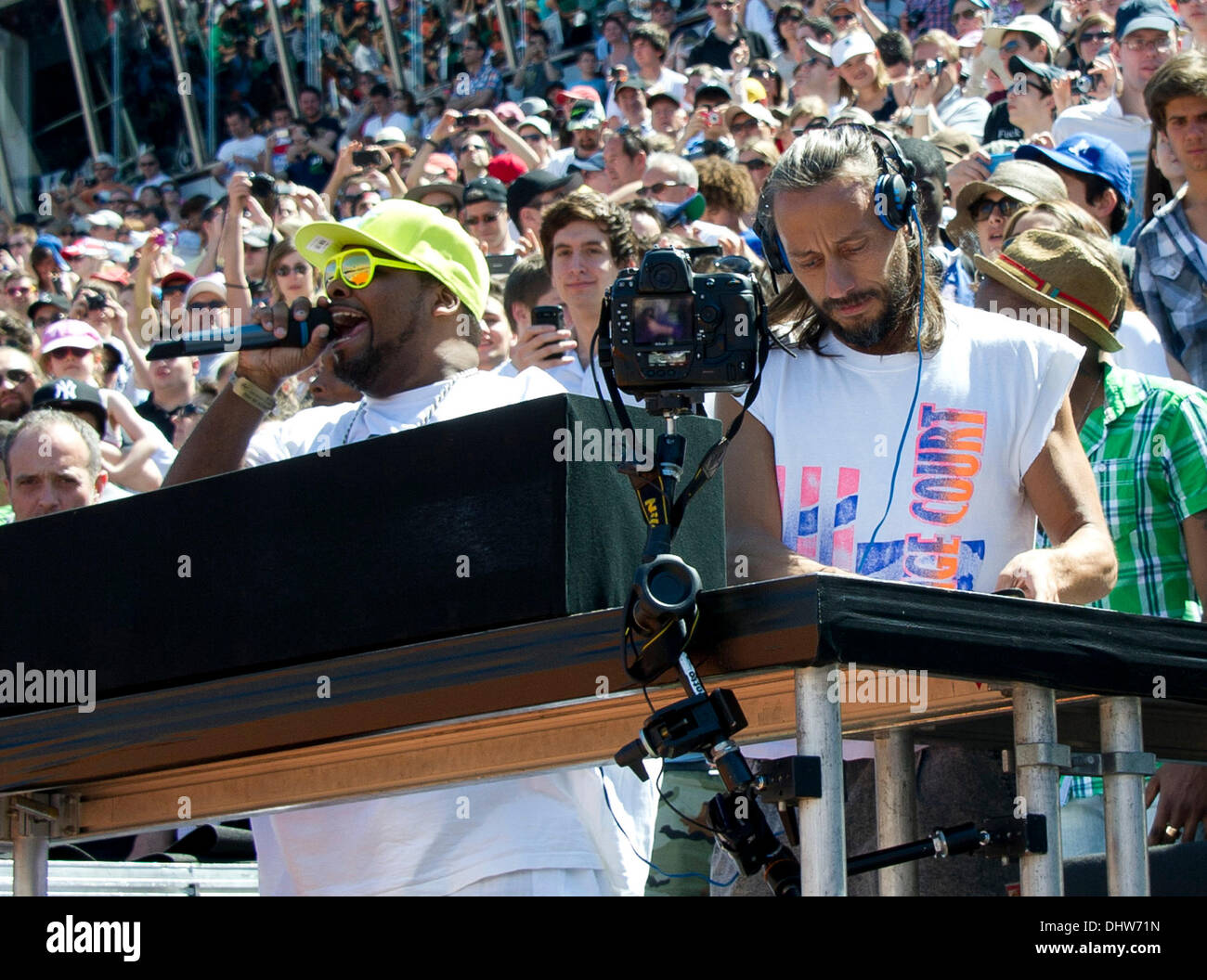 DJ Ali Fitzgerald Moore, aka Big Ali and DJ Bob Sinclar performing at ...