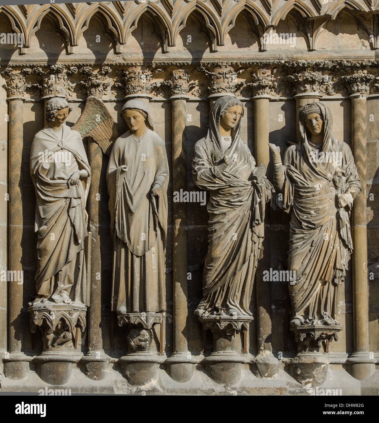 Reims cathedral sculpture hi-res stock photography and images - Alamy