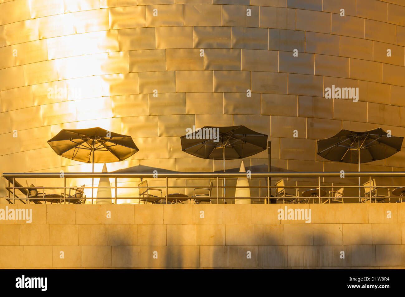 Contemporary metal architecture hi-res stock photography and images - Alamy