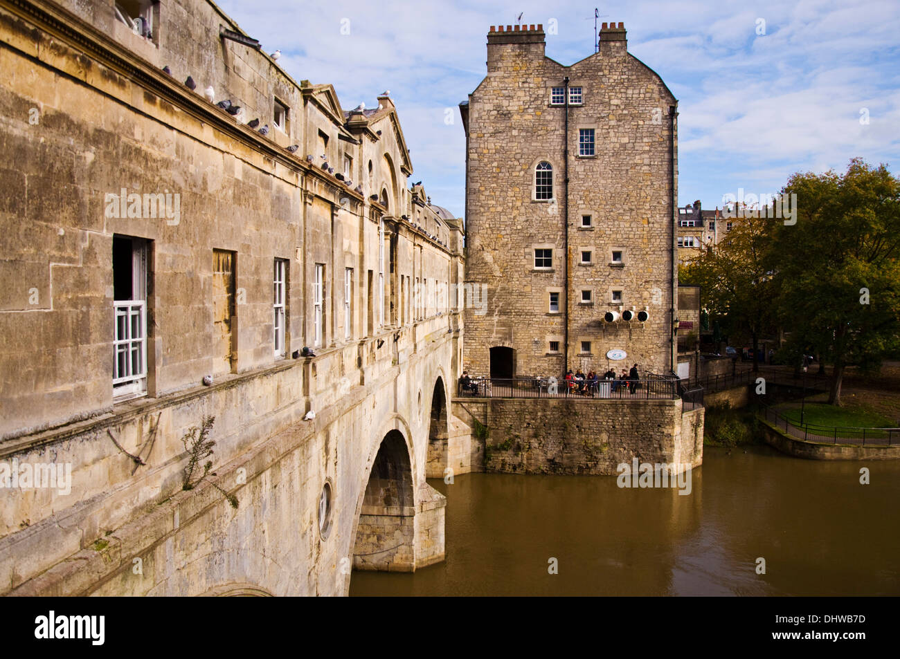 Riverside cafe pulteney bridge bath hi-res stock photography and images ...