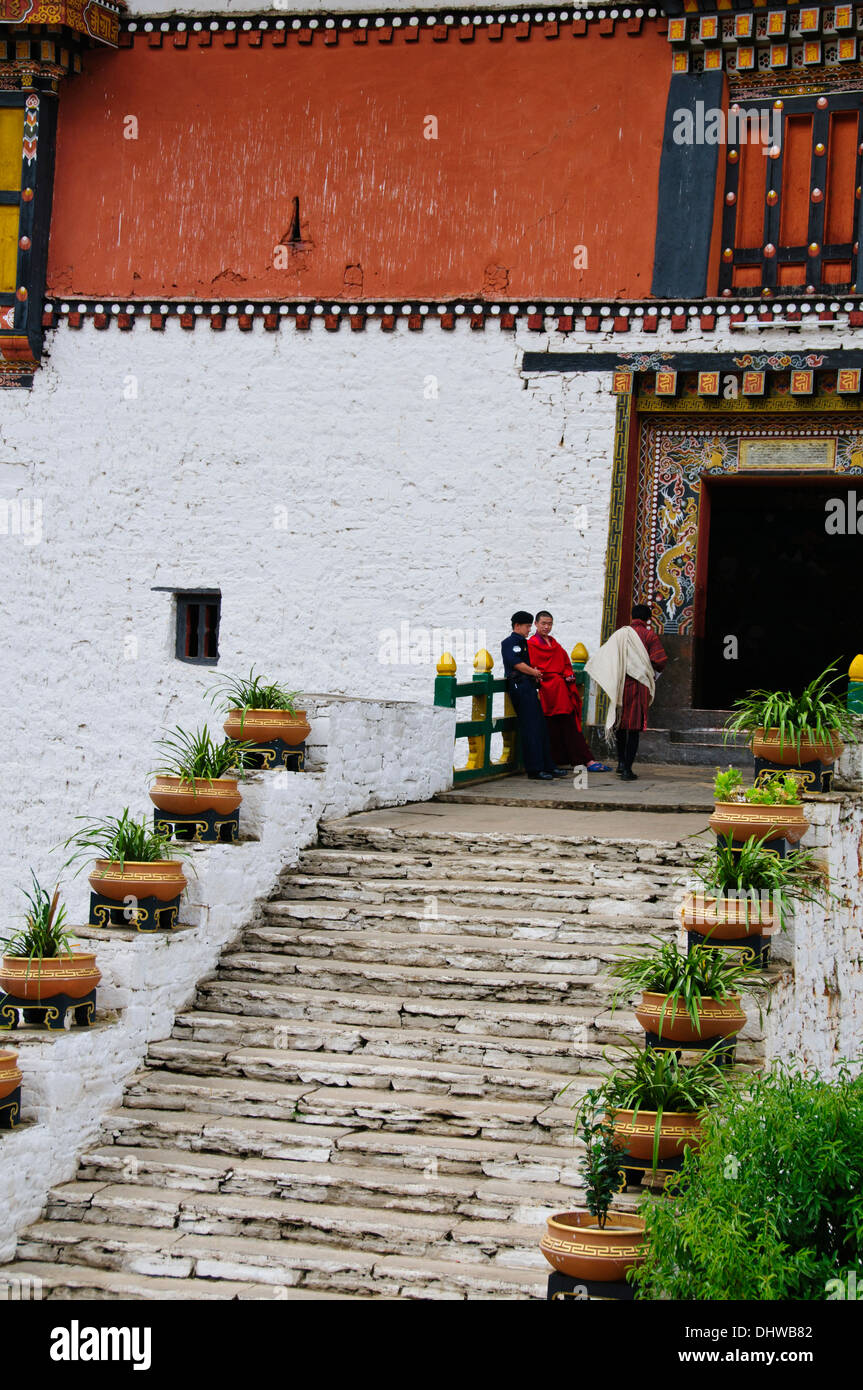 Rinpung Dzong (fortress)five storey building served an effective ...
