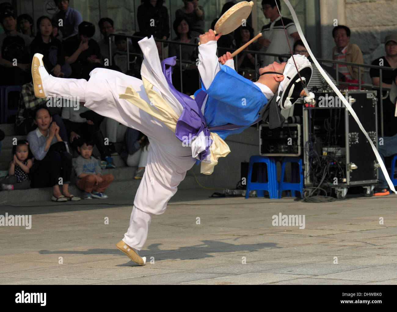 South Korea, Seoul, folklore, traditional dancer Stock Photo - Alamy