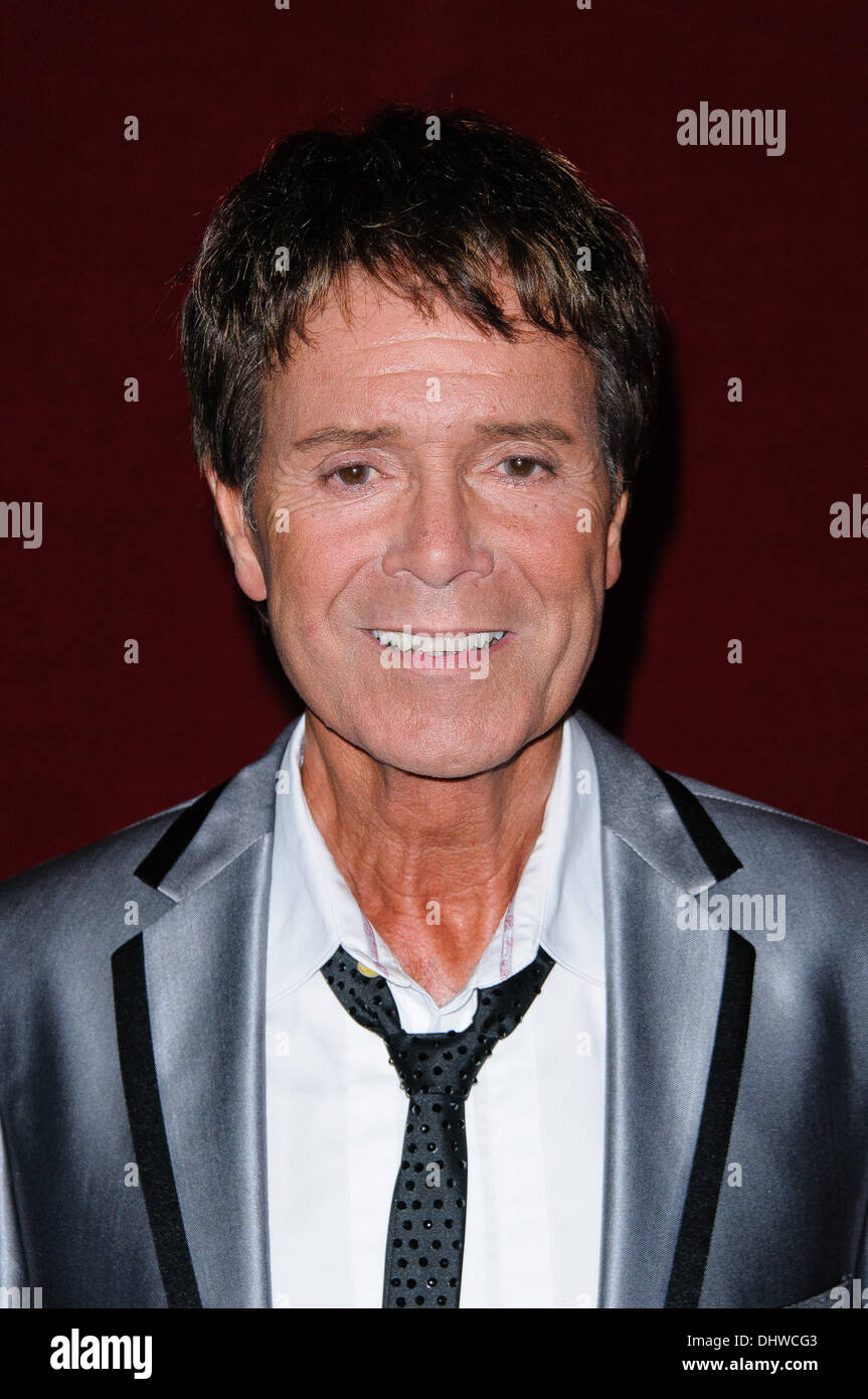 Sir cliff richard photocall hi-res stock photography and images - Alamy