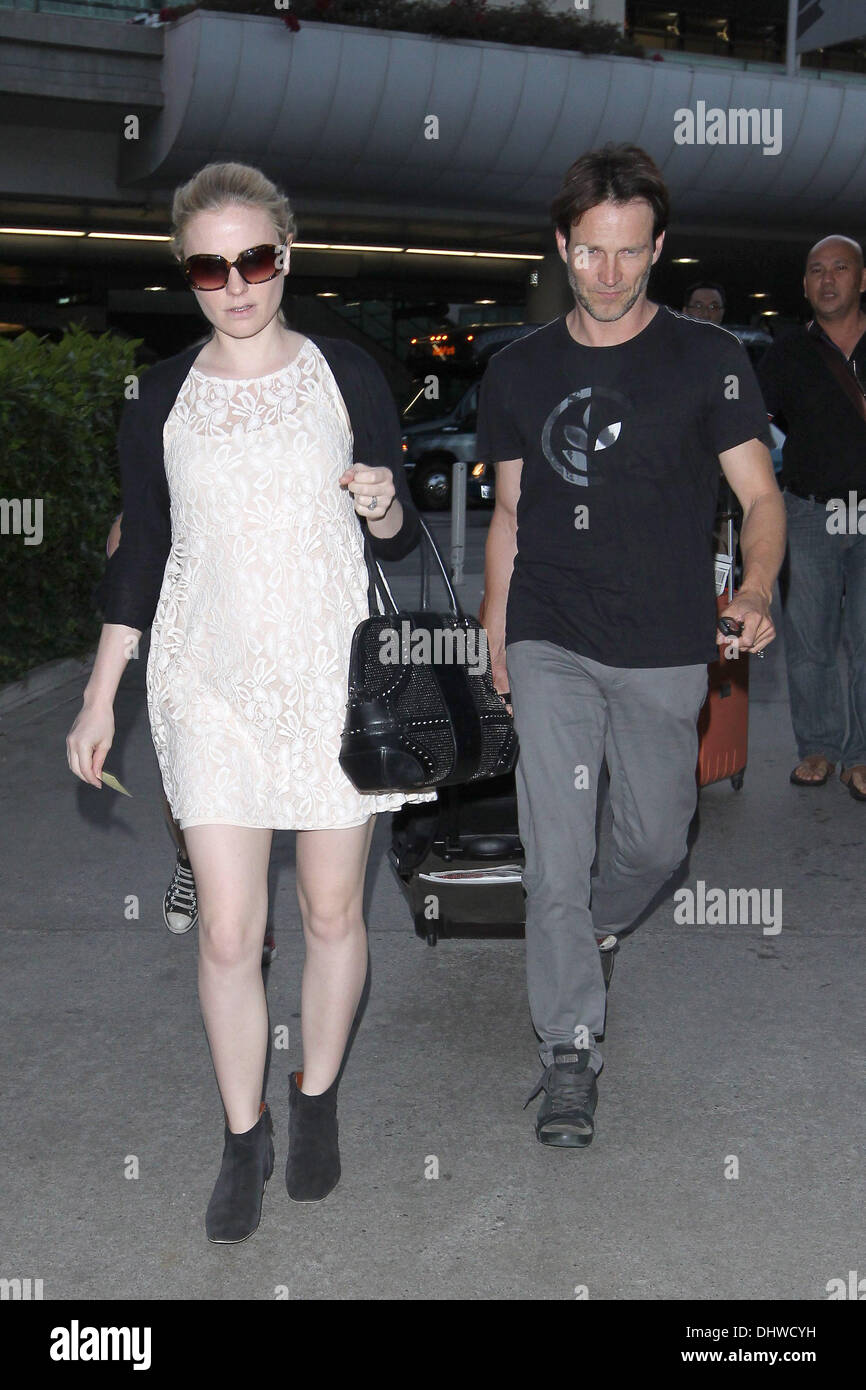 Stephen Moyer and his daughter Lilac pick up a pregnant Anna Paquin at ...