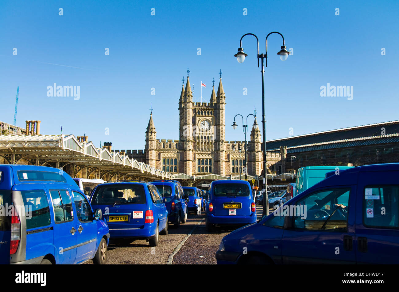 Taxi queue at Bristol Temple Meads Railway station Stock Photo - Alamy