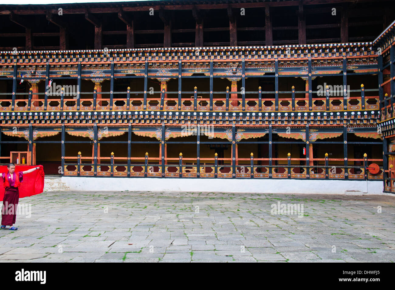 Rinpung Dzong (fortress)five storey building served an effective ...
