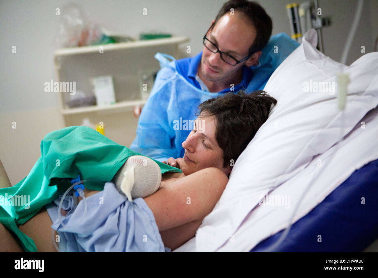Woman man delivery baby hi-res stock photography and images - Alamy