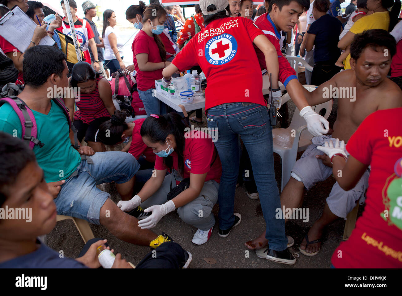 Humanitarian and medical assistance hi-res stock photography and images ...