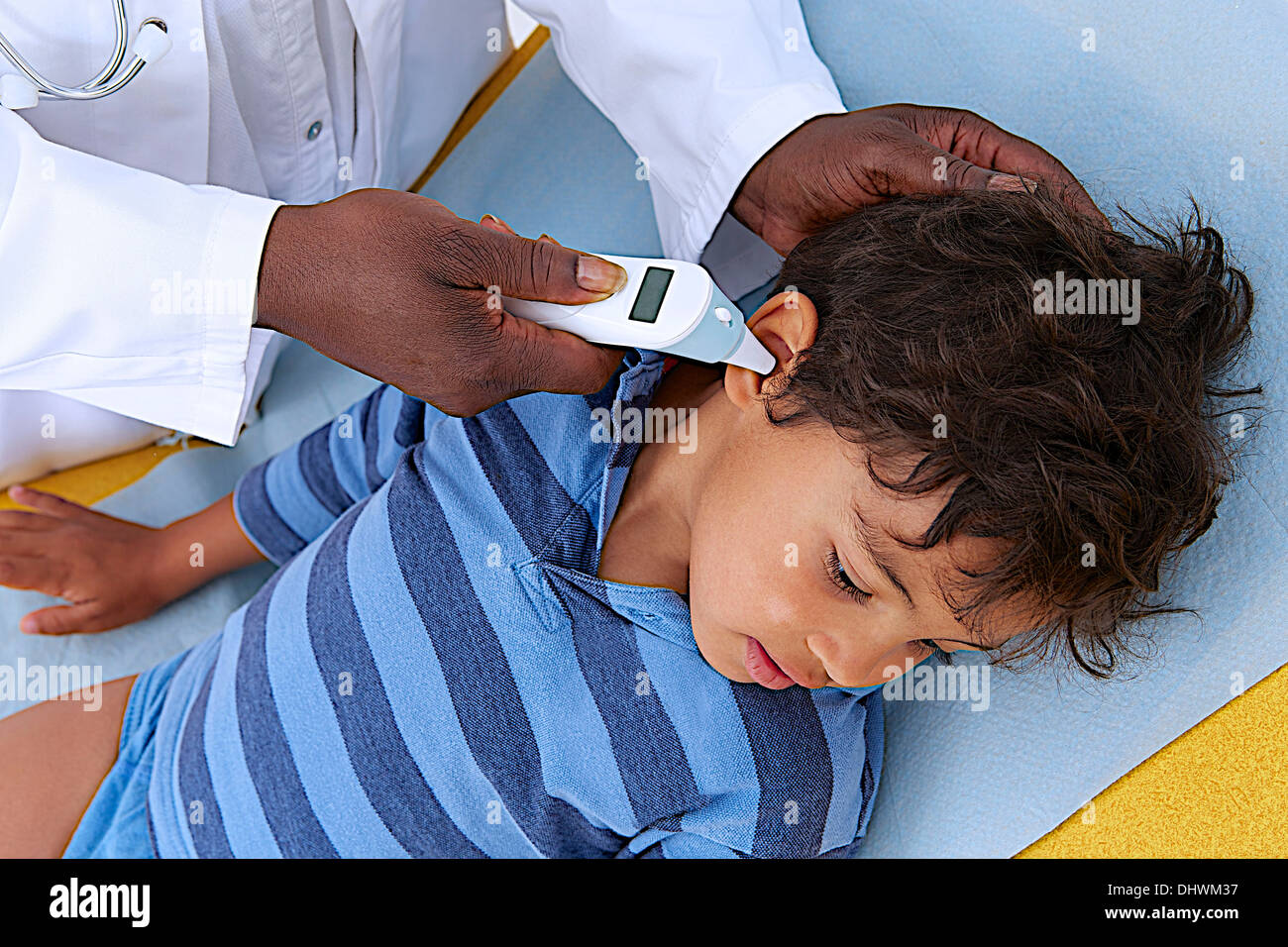 Fever child hospital nurse hi-res stock photography and images - Alamy