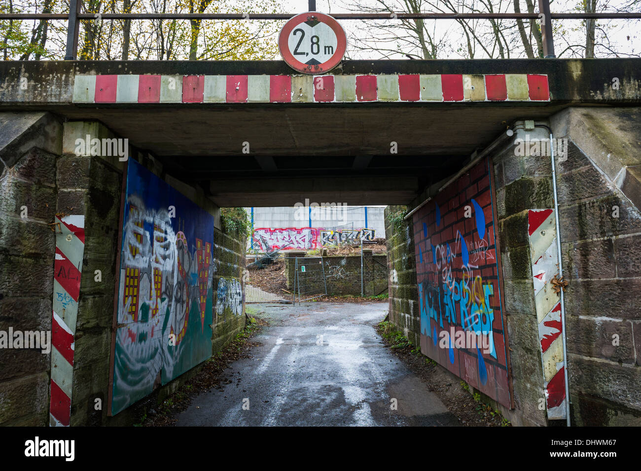 Warning sign low railway bridge hi-res stock photography and images - Alamy