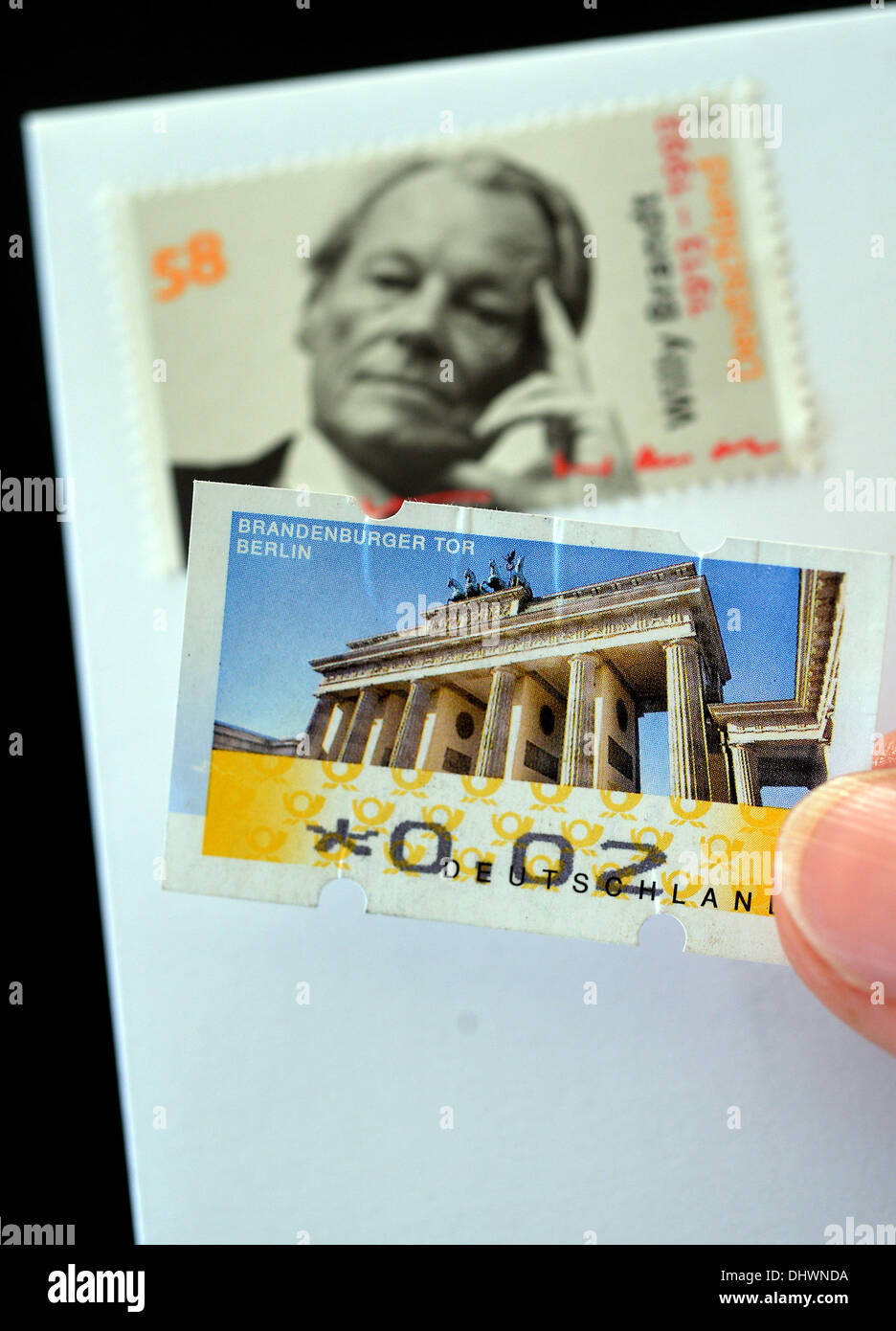 Duesseldorf, Germany. 15th Nov, 2013. ILLUSTRATION - A woman franks a ...