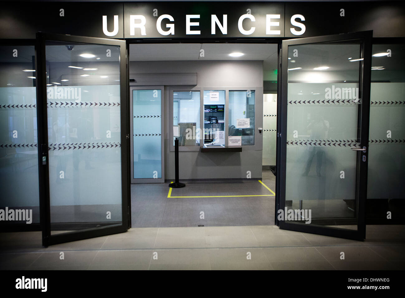 Hospital emergency emergencies hi-res stock photography and images - Alamy