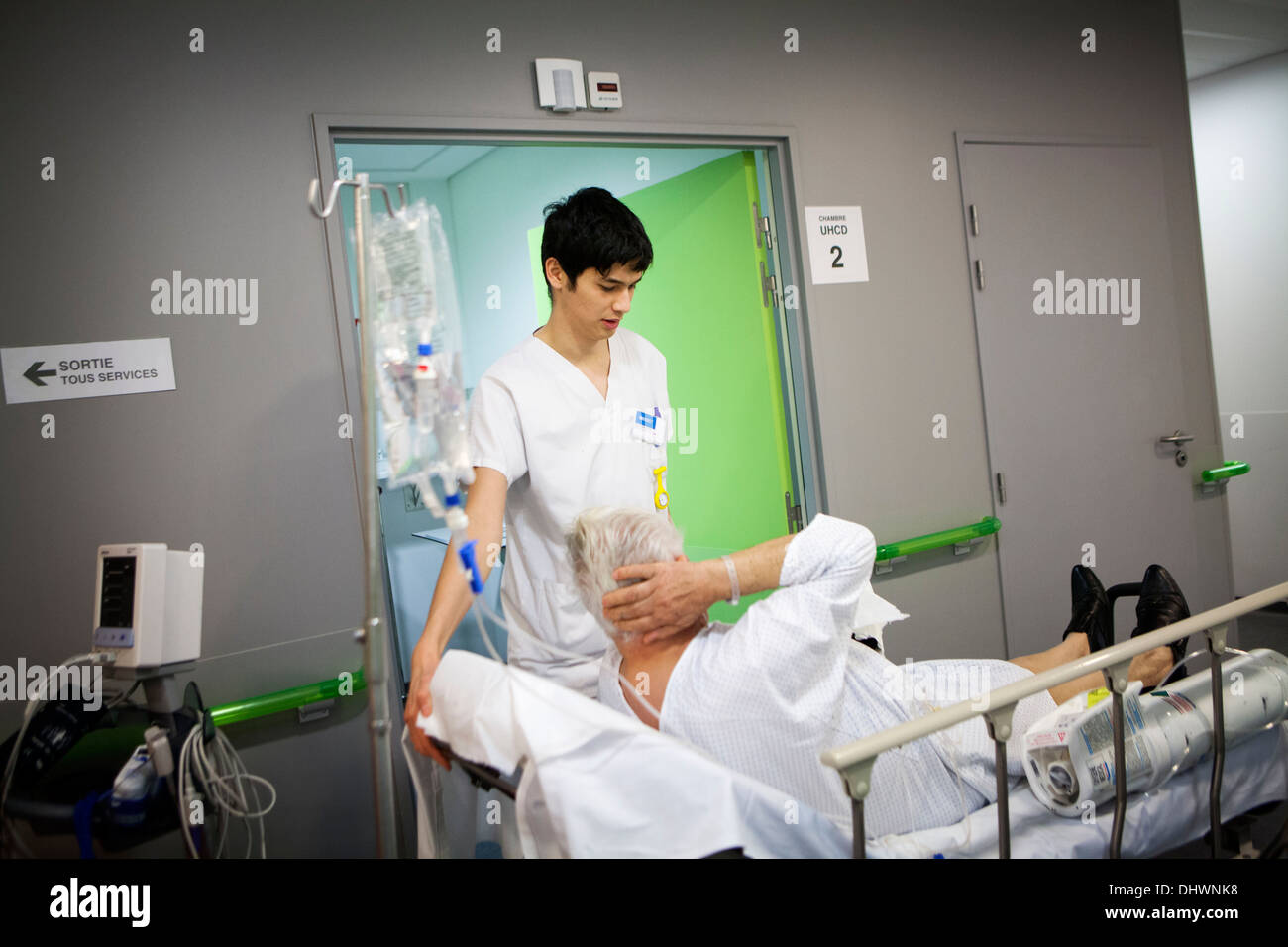 Infusion patient paramedic hi-res stock photography and images - Alamy