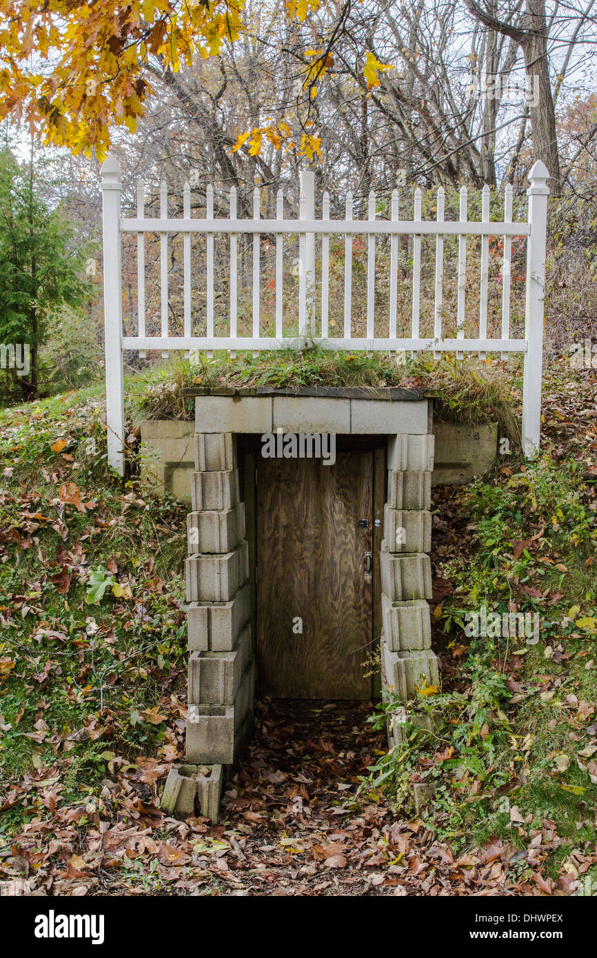 Root cellar hi-res stock photography and images - Alamy