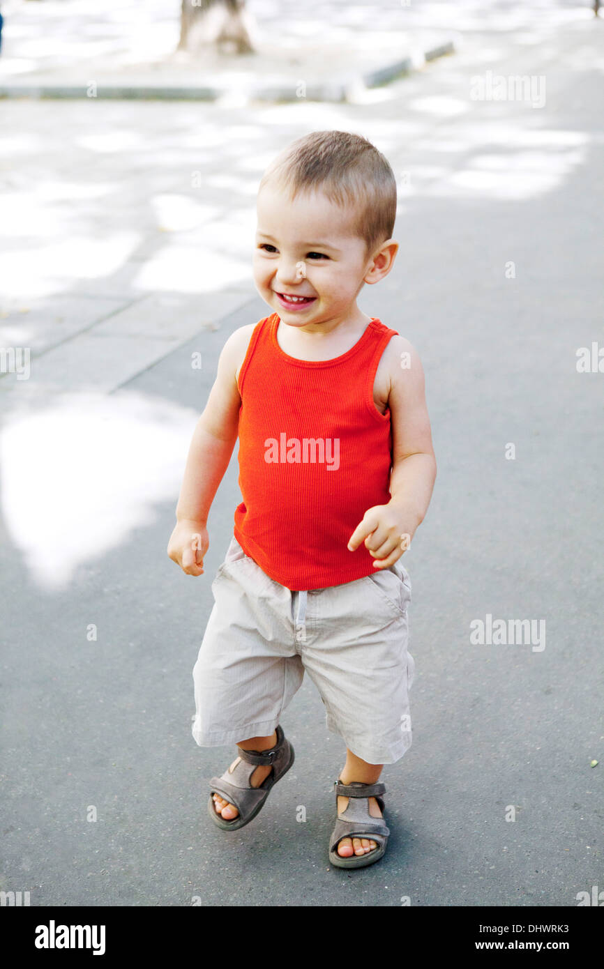 Child street light hi-res stock photography and images - Alamy