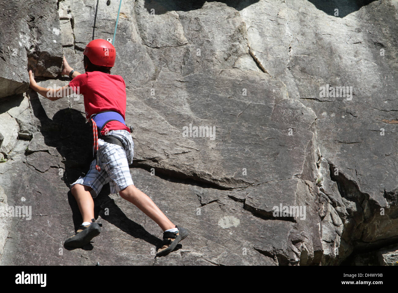 Boy climber hi-res stock photography and images - Alamy