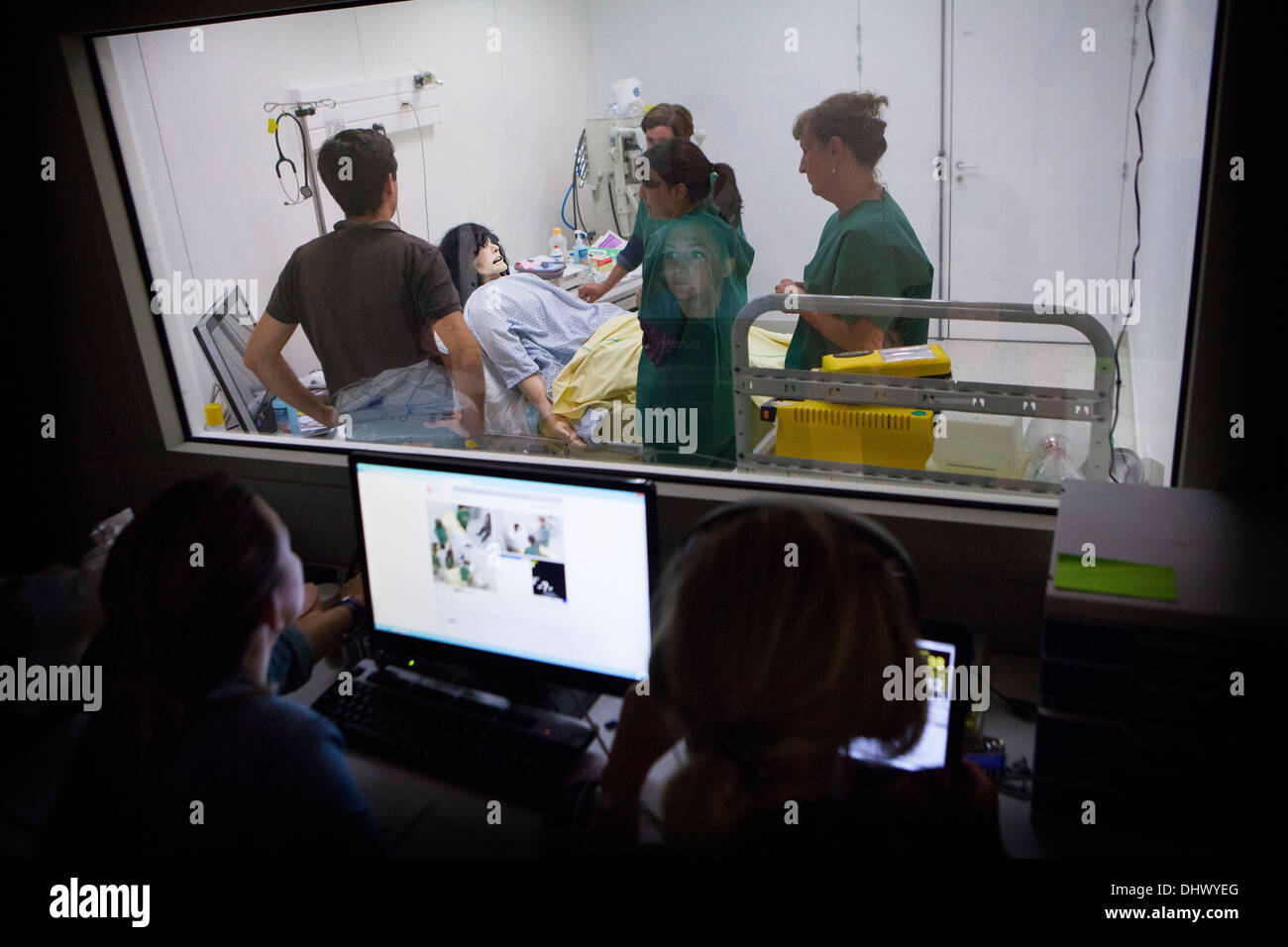 Computer controlled medical technology hi-res stock photography and ...