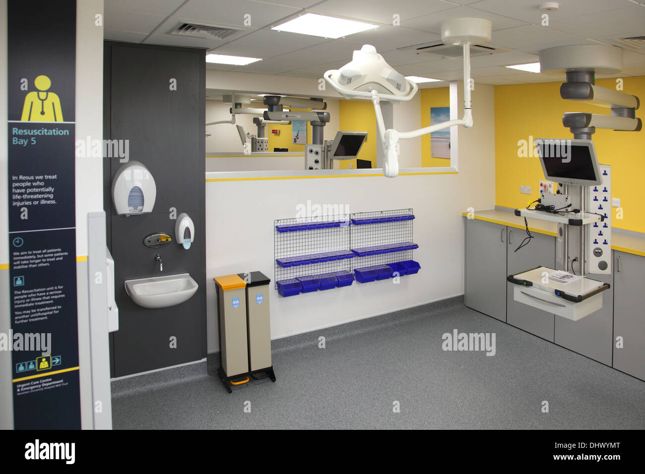 Resuscitation Hospital Stock Photos & Resuscitation Hospital Stock ...